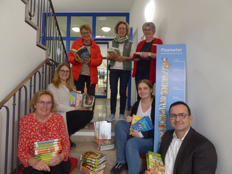 Lesen und Türme bauen - die Büchertürme Würzburg gehen in eine neue ...